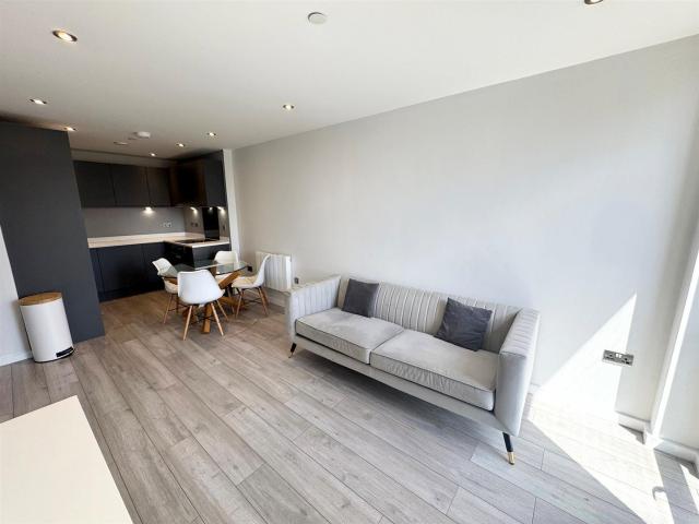 Jesse Hartley Way, Liverpool City Residential