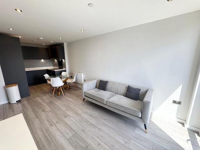 Jesse Hartley Way, Liverpool L3, 2 bed flat to rent, £1,050 pcm | PrimeLocation