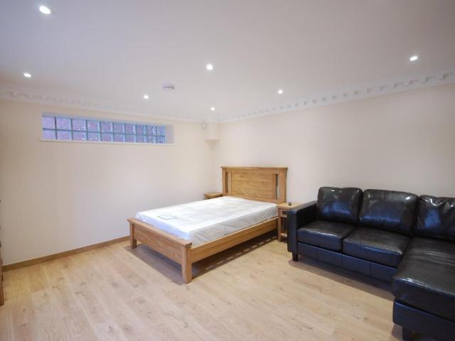 Jessica House, Russell Street, Reading RG1, Studio to rent, £950 pcm | PrimeLocation