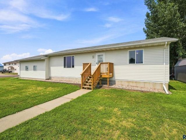 Jessica St, Worthing, SD 57077