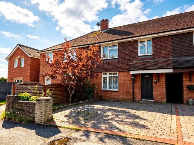Jessie Road, Havant PO9, 3 bed terraced house to rent, £1,550 pcm | PrimeLocation