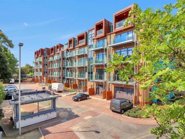 Jessop Court, Brindley Place, Cowley UB8, 1 bed flat to rent, £1,395 pcm | PrimeLocation