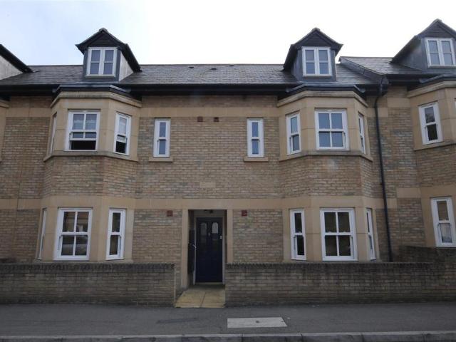 Jeune Street St Clements 1 bed flat to rent £1,750 pcm £404 pw