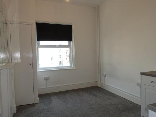 Jevington Gardens, Eastbourne BN21, Studio to rent, £580 pcm | PrimeLocation