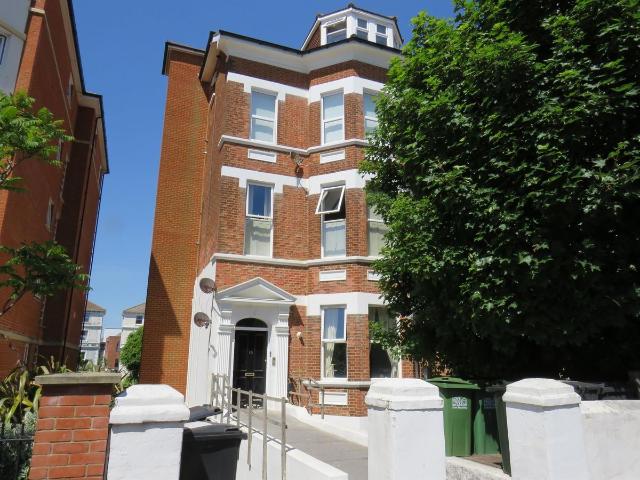 Jevington Gardens, Eastbourne BN21, Studio to rent, £725 pcm | PrimeLocation