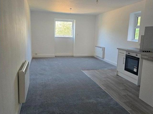 Jevington Gardens, Eastbourne BN21, Studio to rent, £825 pcm | PrimeLocation
