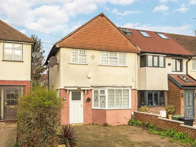 Jevington Way, London SE12 3 bed house to rent £2,250 pcm £519 pw