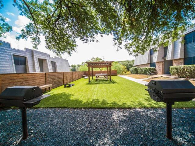 Jewel Apartment Homes 1 Bedroom Apartment for Rent at 1616 Royal Crest Dr, Austin, TX 78741 Riverside