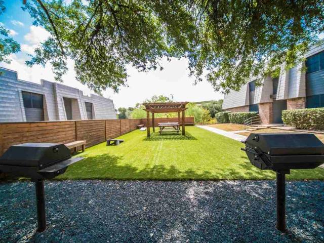 Jewel Apartment Homes 1 Bedroom Apartment for Rent at 1616 Royal Crest Dr, Austin, TX 78741 Riverside
