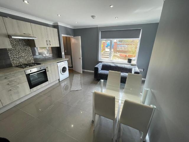 Jex Road 4 bed house share to rent £2,100 pcm £485 pw