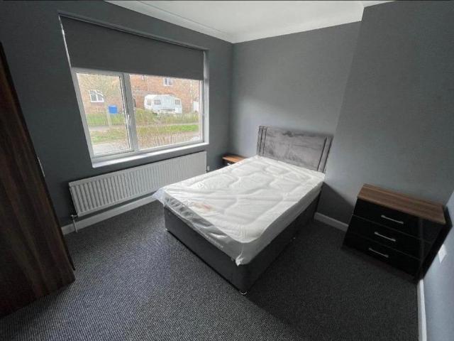 Jex Road, Norwich NR5 4 bed house to rent £2,100 pcm £485 pw