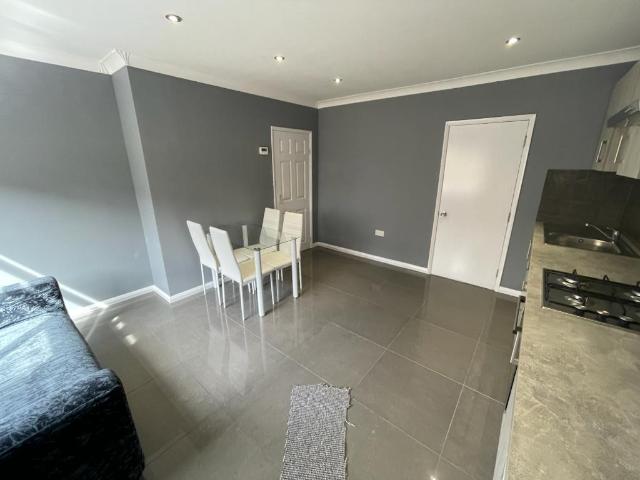 Jex Road, Norwich 4 bed house to rent £1,850 pcm £427 pw