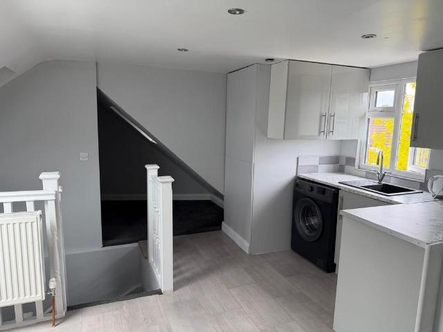 Jeymer Drive, Greenford 6 bed semi detached house to rent £3,400 pcm £785 pw