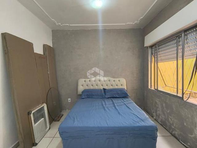 JK, 34 m2, cozinha mobiliada, área de serviço ampla com espaço aberto, São Geraldo, Porto Alegre/RS
