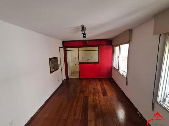 JK / Sala & Dormitório desocupado com ampla e boa cozinha
