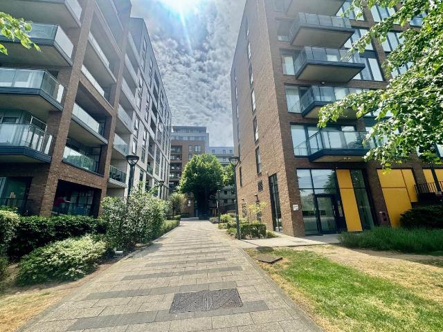 Jonzen Walk, London E14, 2 bed flat to rent, £2,050 pcm | PrimeLocation