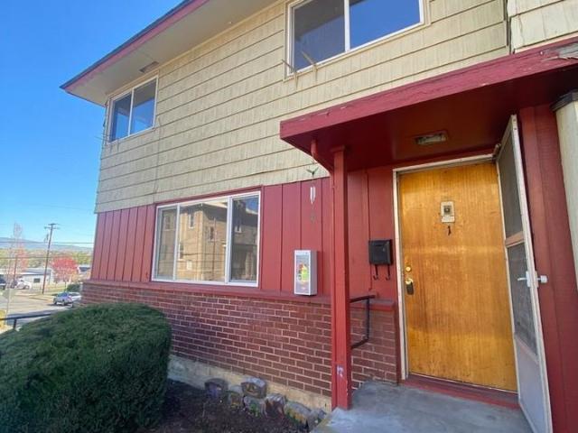 Joan Apartments 3 Bedroom Apartment for Rent at 300 W 4th St, The Dalles, OR 97058