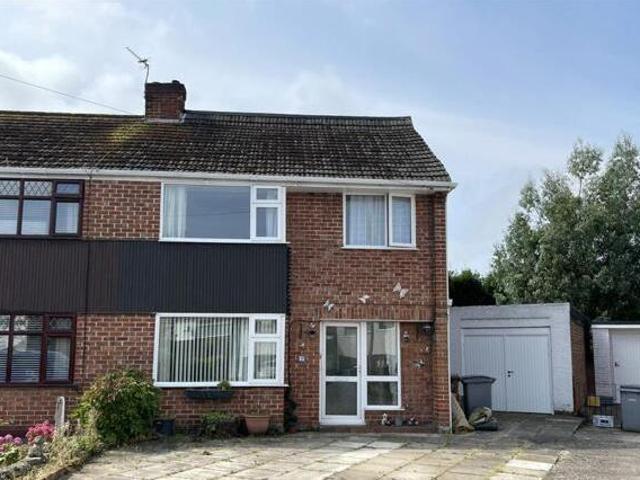 Jocelyn Close, Spital, 4 Bedroom Semi detached