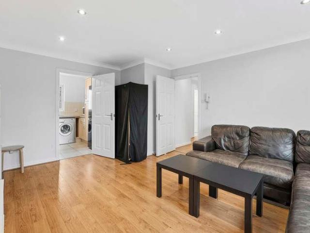 John Austin Close, Kingston Upon Thames, KT2