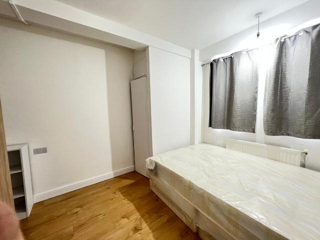 John Aird Court, London W2, Room to rent, £950 pcm | PrimeLocation