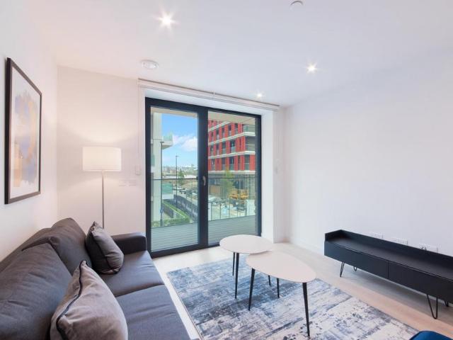 John Cabot House, Royal Wharf. 1 bed apartment to rent £2,193 pcm £506 pw