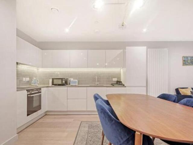 John Cabot House, Royal Whrf, 2 Bedroom Apartment
