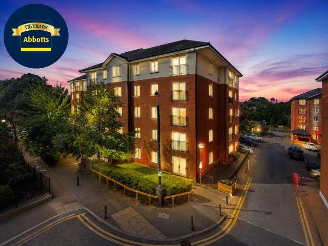 John Dyde Close, Bishop's Stortford. 1 bed flat to rent £1,230 pcm £284 pw