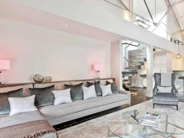 John Harding, East Smithfield, London, E1W 1AT, United Kingdom | 4 bed duplex for rent #10478064 | Rentberry