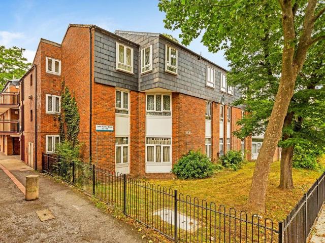 John Ruskin Street, Camberwell. 1 bed flat to rent £1,750 pcm £404 pw