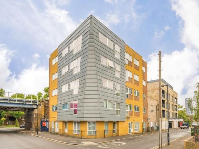 John Ruskin Street, London SE5, 3 bed flat to rent, £3,300 pcm | PrimeLocation