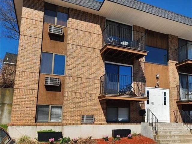 John St Apt,lincoln, Condo For Sale