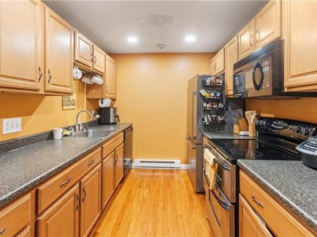 John St Unit,lincoln, Condo For Sale
