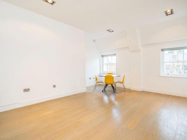 John Street, WC1N, London