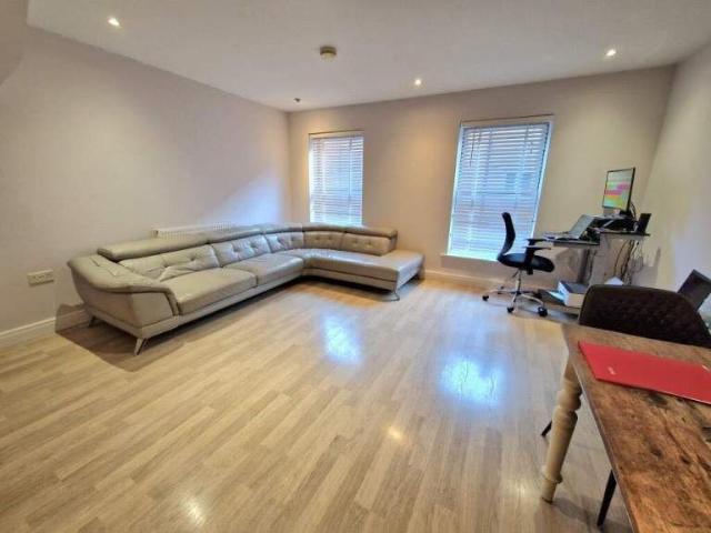 John Street, Luton LU1, 2 bed flat to rent, £1,400 pcm | PrimeLocation