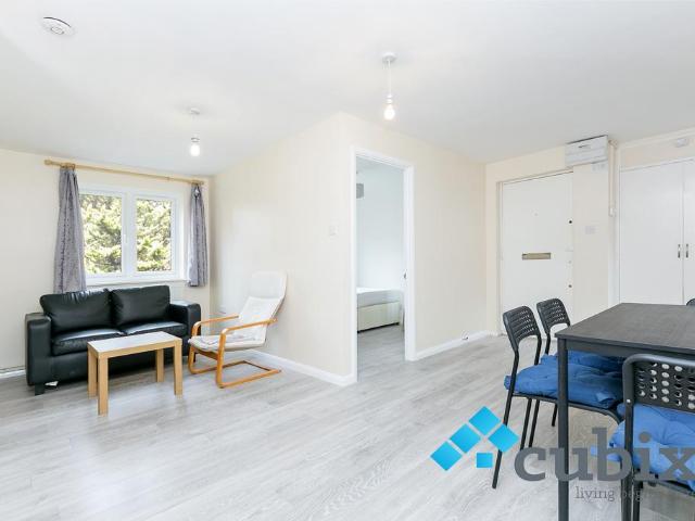 John Silkin Lane, London SE8 3 bed flat to rent £2,700 pcm £623 pw