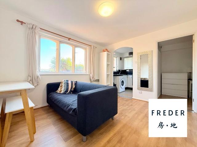 John Silkin Lane, London SE8, 1 bed flat to rent, £1,500 pcm | PrimeLocation