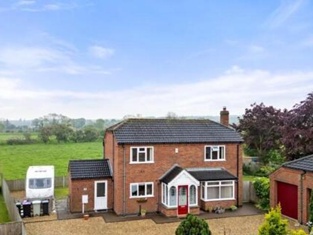 John Smith Close, Willoughby, 3 Bedroom Detached