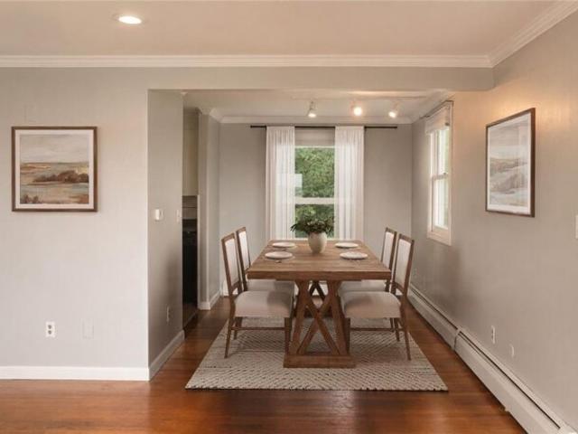 Johnnycake Ln, Portsmouth, Home For Sale