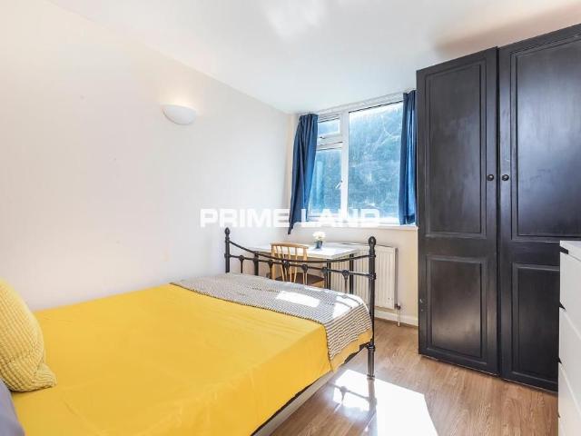 Johnson Street, Shadwell, London E1, 4 bed flat to rent, £3,033 pcm | PrimeLocation