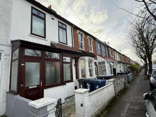 Johnson Street, Southall UB2, 3 bed semi detached house to rent, £2,450 pcm | PrimeLocation