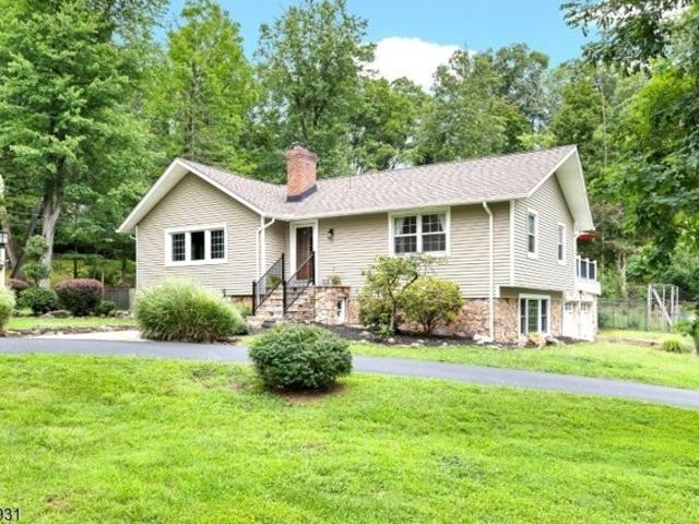 Johnston Dr, Watchung, Home For Sale