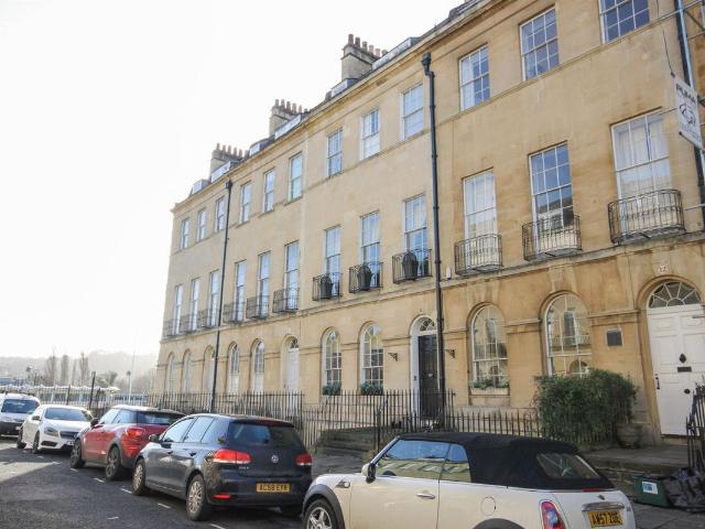Johnstone Street, Bath BA2, 2 bed flat to rent, £1,850 pcm | PrimeLocation