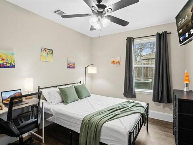 Join a residence catered to focused, working pro