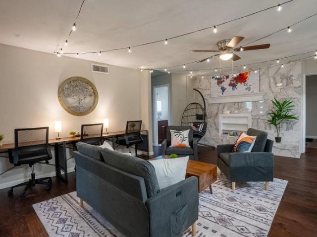 Join a residence catered to focused, working pro