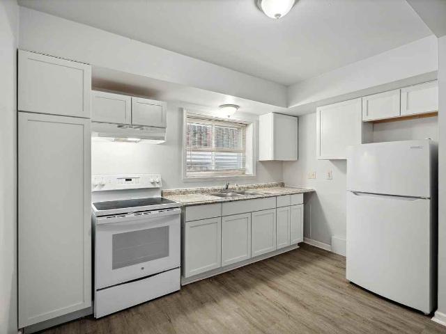 Jolly Flatz 1 Bedroom Apartment for Rent at 645 E Jolly Rd, Lansing, MI 48910 Old Everett