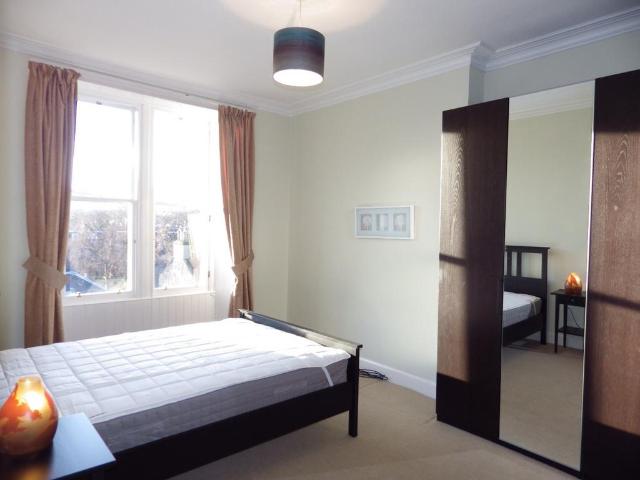 Jordan Lane EH10 1 bed flat to rent £1,125 pcm £260 pw