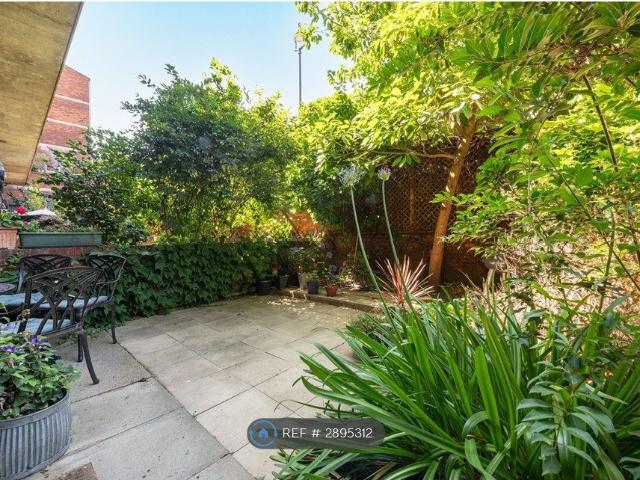 Joseph Conrad House, London SW1V, 2 bed maisonette to rent, £3,350 pcm | PrimeLocation