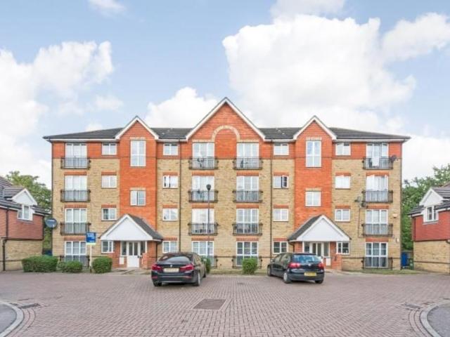 Joseph Hardcastle Close, London 2 bed apartment to rent £1,800 pcm £415 pw