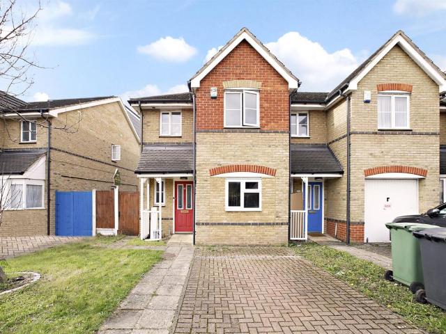 Joseph Hardcastle Close, London SE14, 4 bed semi detached house to rent, £4,100 pcm | PrimeLocation