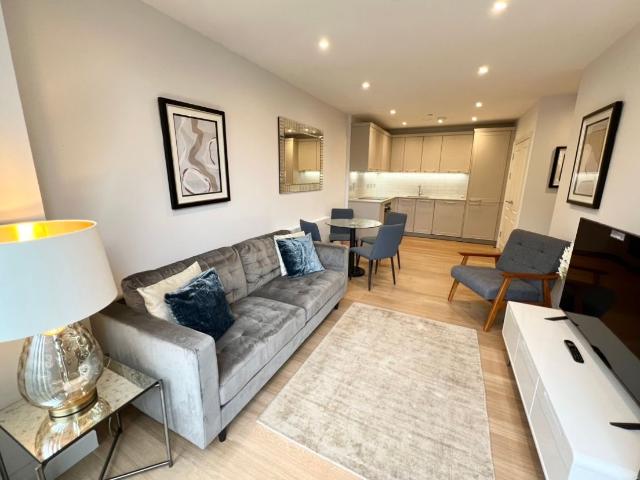 Joseph Huntley Walk, Reading RG1, 1 bed flat to rent, £1,500 pcm | PrimeLocation